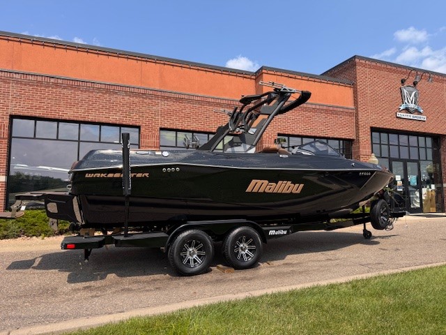 2025 Malibu 23 LSV - Minnesota Inboard Water Sports